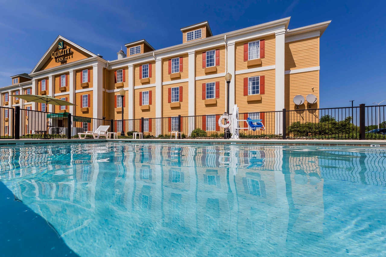 Quality Inn Alcoa Tennessee | Hotels near Maryville TN